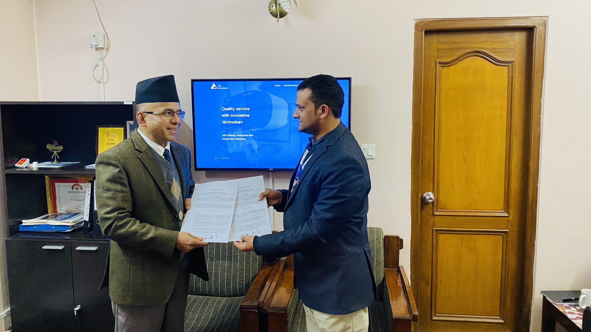 Mou Between Info Developers And Broadway Infosys About Job Placementinternship Opportunities